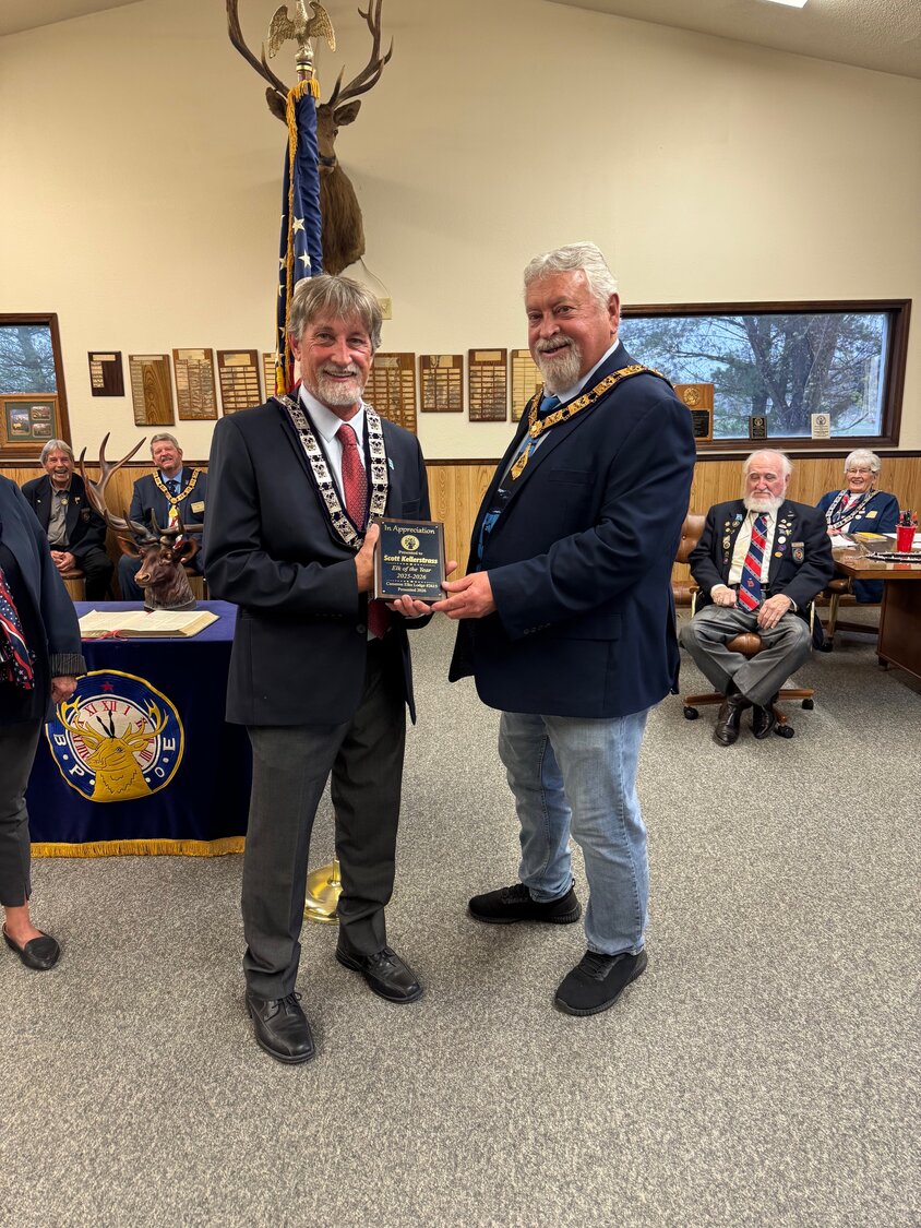 Cameron Elks Lodge Installs Officers, Recognizes Honorees - My Cameron News