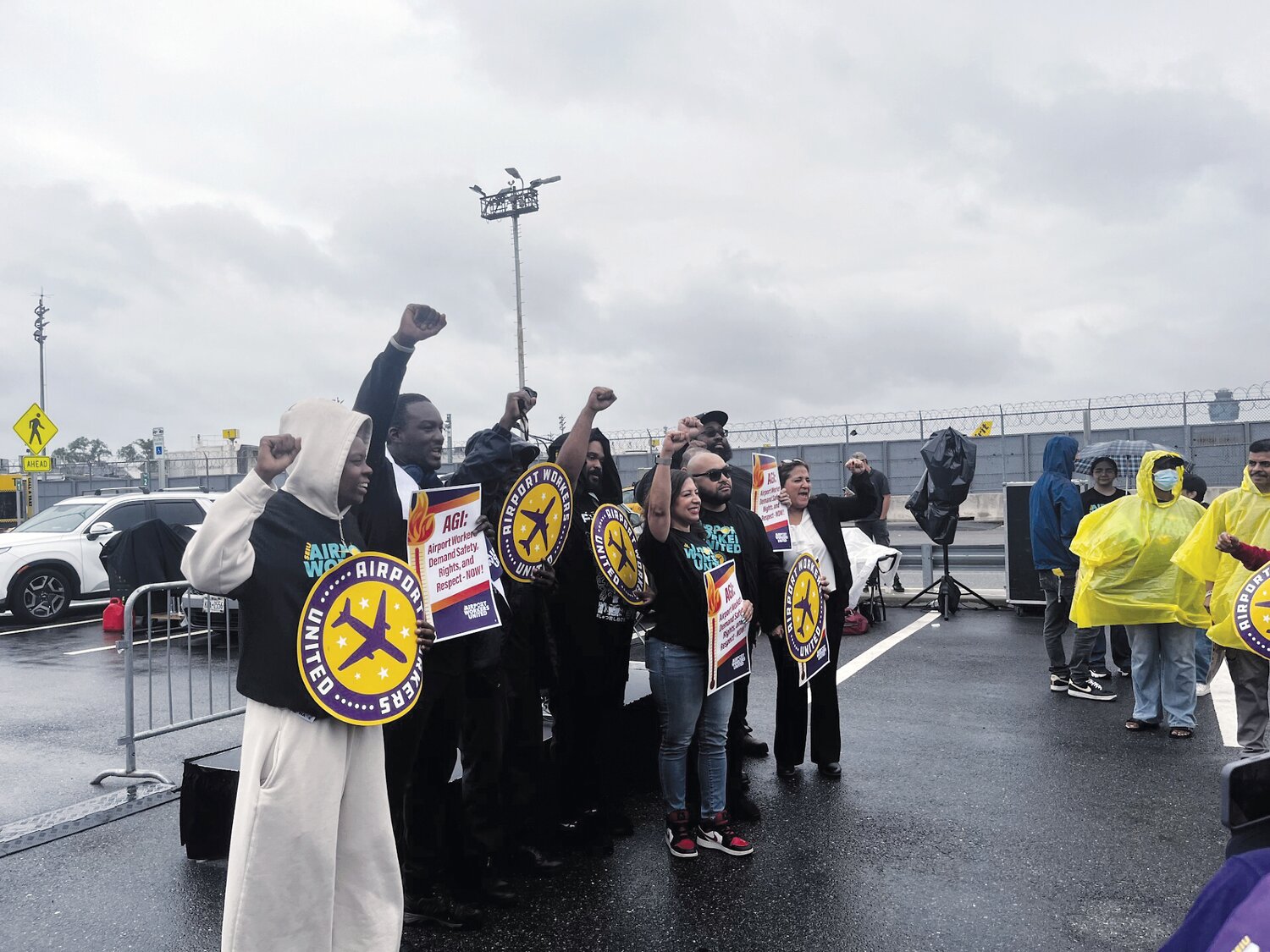 LaGuardia crews fight the heat — and employer; blast AGI for unsafe ...