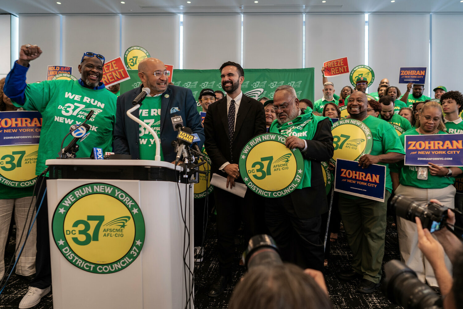 DC 37 delegates pass watered-down resolution calling for no new federal ...
