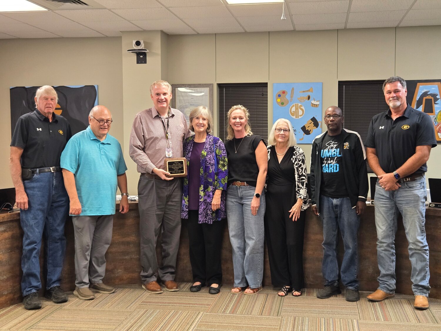 GISD School Board bids farewell to long-time member, swears in ...