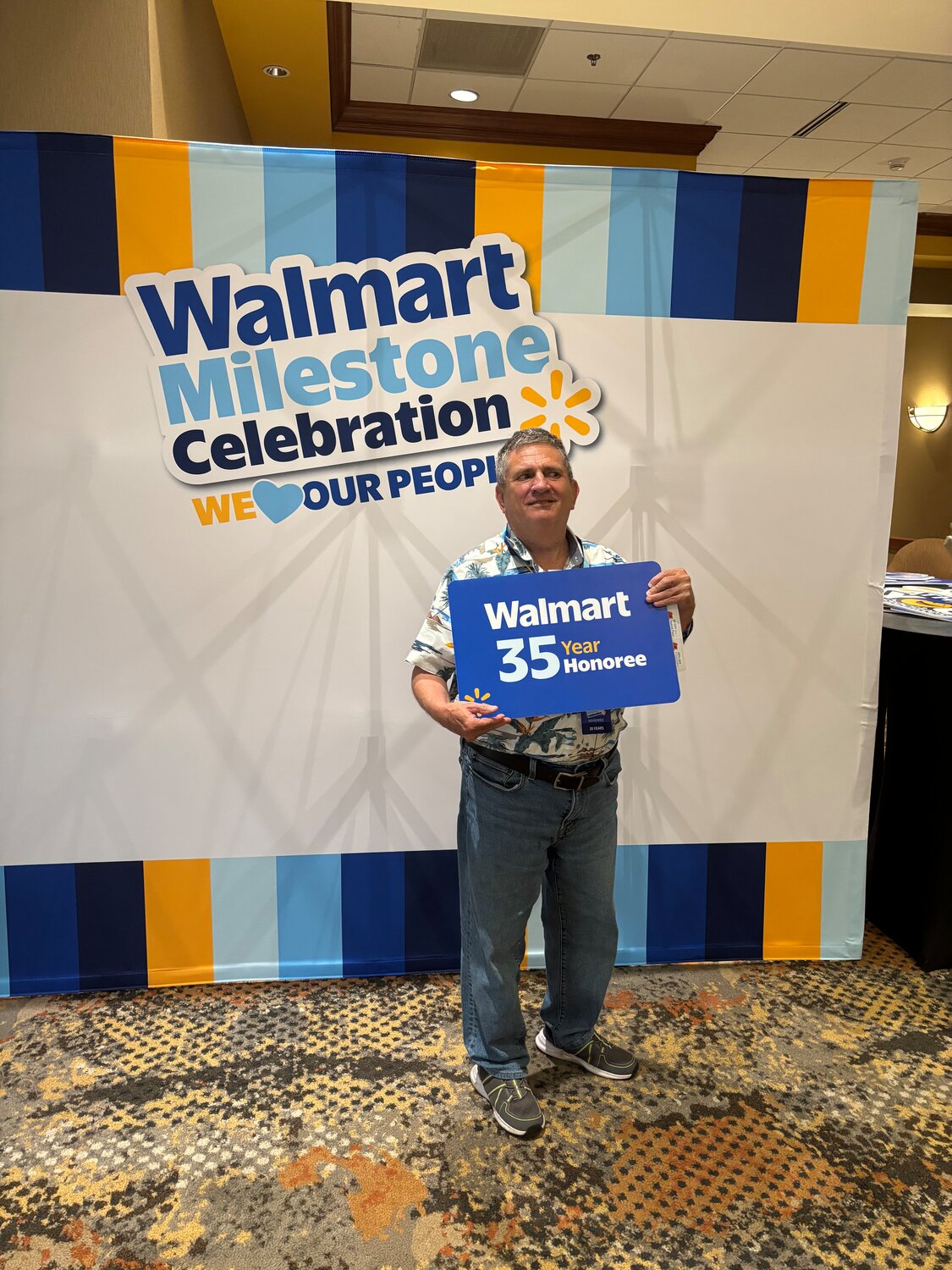 Walmart Wayne marks 35 years with award | Manning Live
