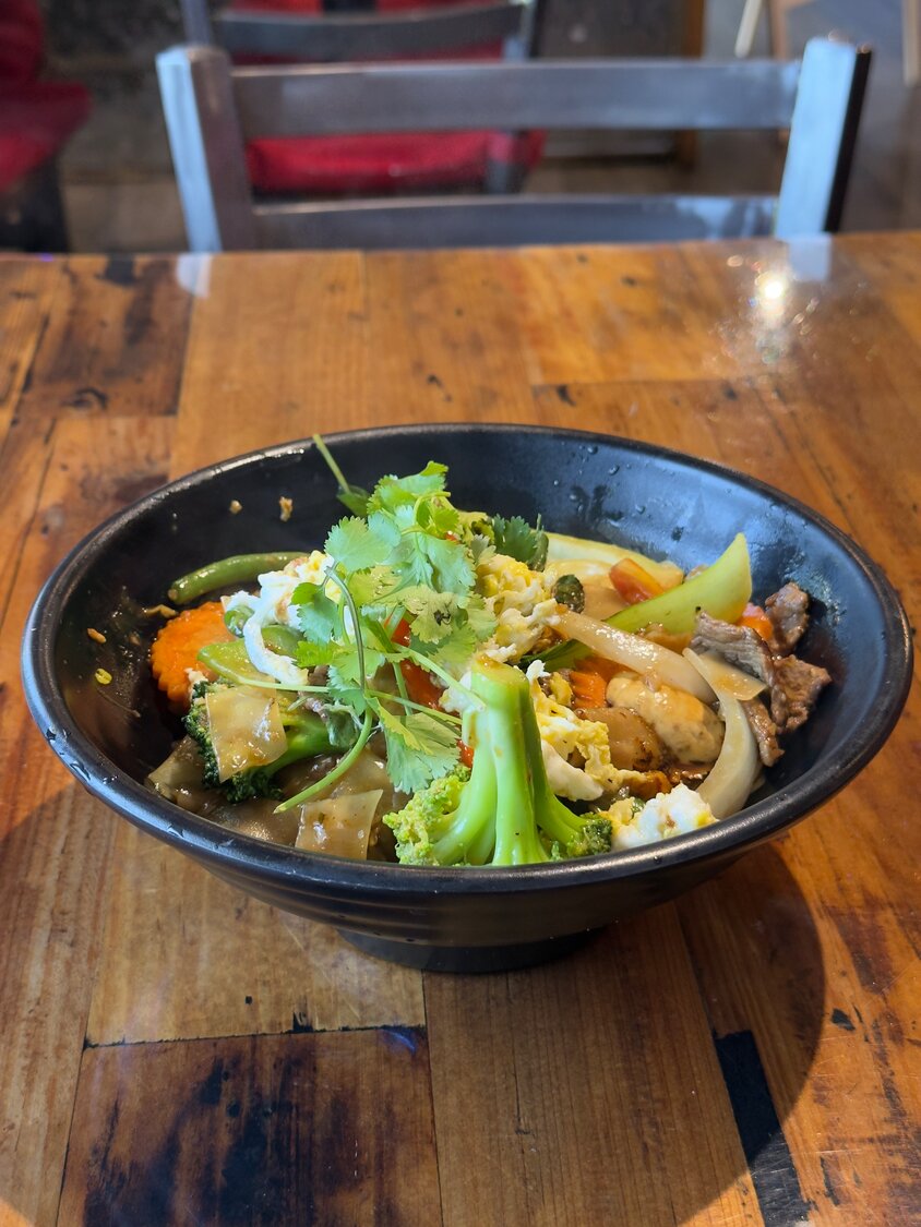 Mini Drunken Noodle: Worth every circle around the block - Fernandina ...