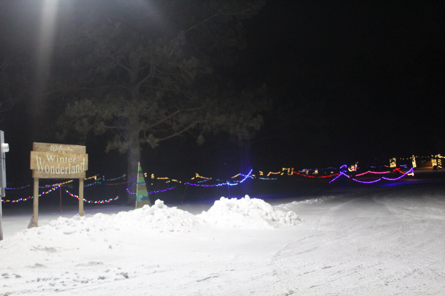 Winter Wonderland now open in Chapman Park - Stanley Republican