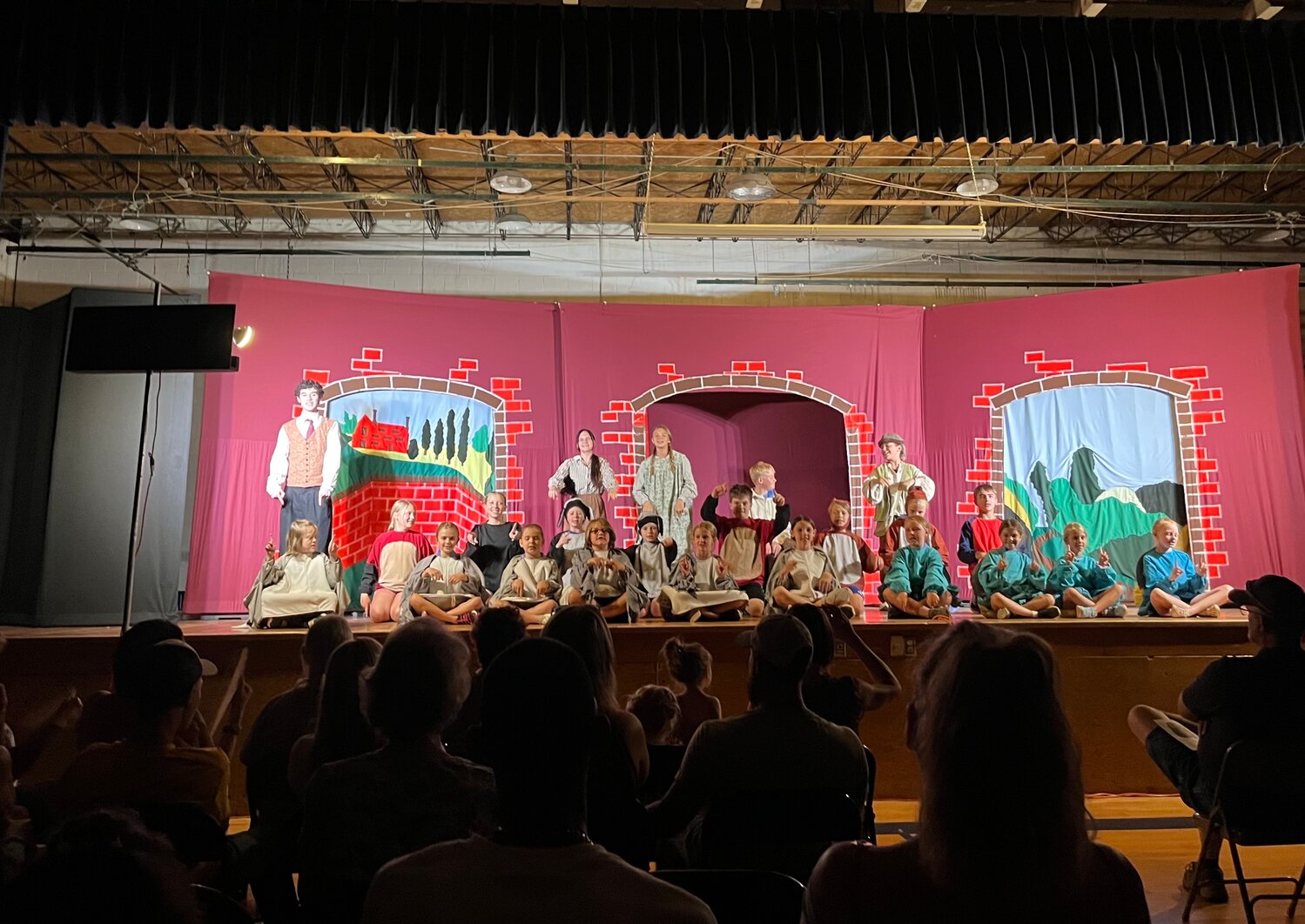 West End kids star in ‘The Secret Garden’ - San Miguel Basin