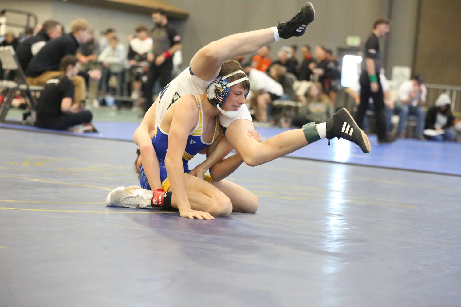 Wrestlers start making their way - San Miguel Basin